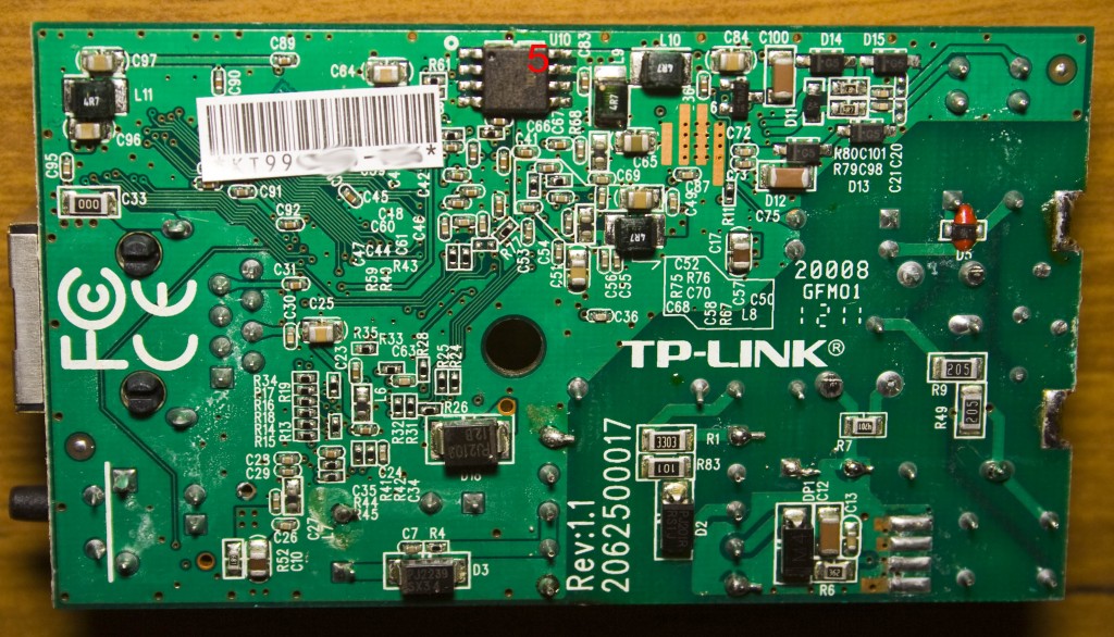 Inside the TP-Link 200Mbps Mini Powerline Adapter (TL-PA211) plus ...