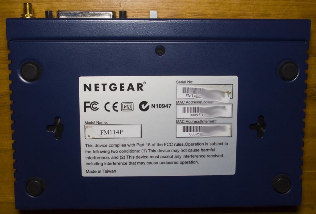 Inside the Netgear FM114P ProSafe Wireless Firewall/Print Server (2002 ...