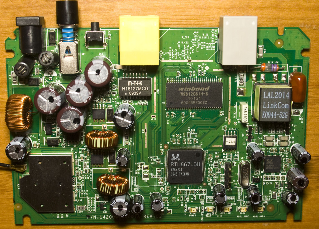 Inside the SMC Networks ADSL2/2+ Barricade G Wireless Modem/Router (MFG ...