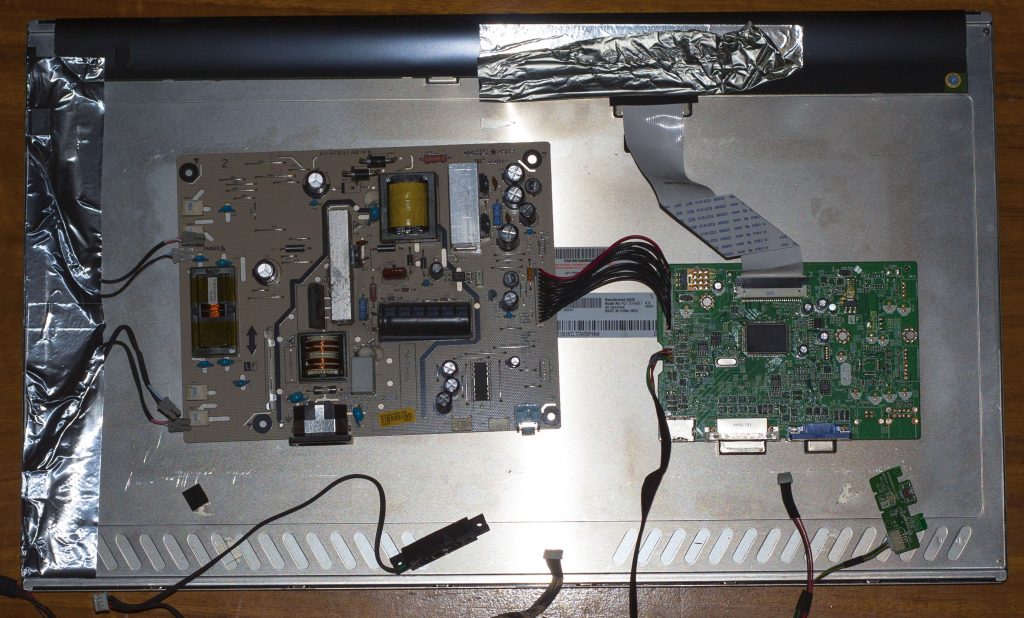 Inside and Repair of the BenQ 21.5″ E2200HD LCD Monitor « insideGadgets
