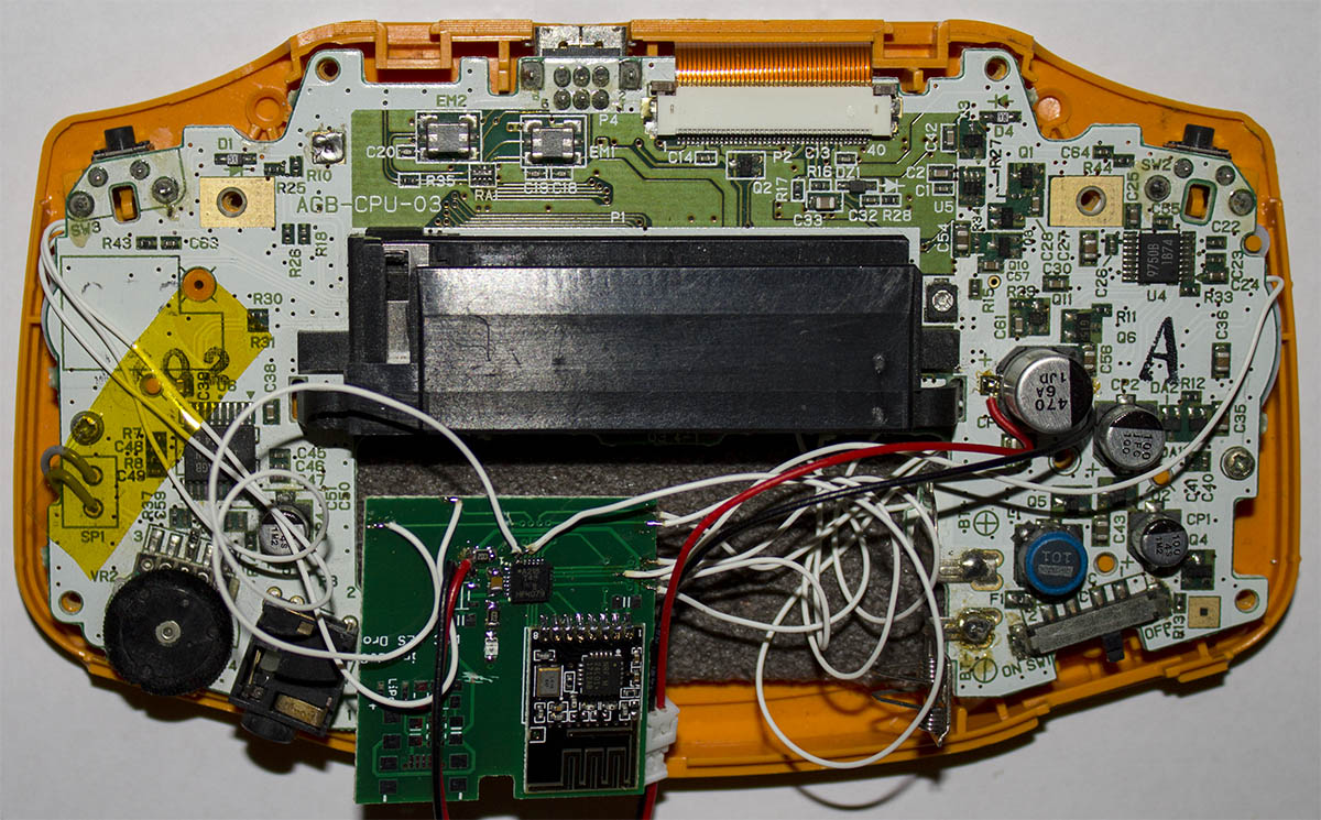 Playing a Gameboy Advance Console Wirelessly : Gameboy